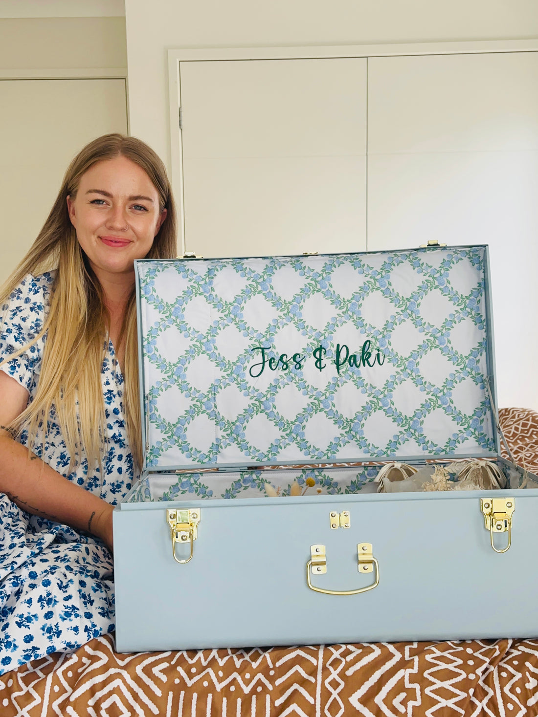 Classic Bridal Keepsake Box | Wedding Memory Storage Trunk – Keeprr ...